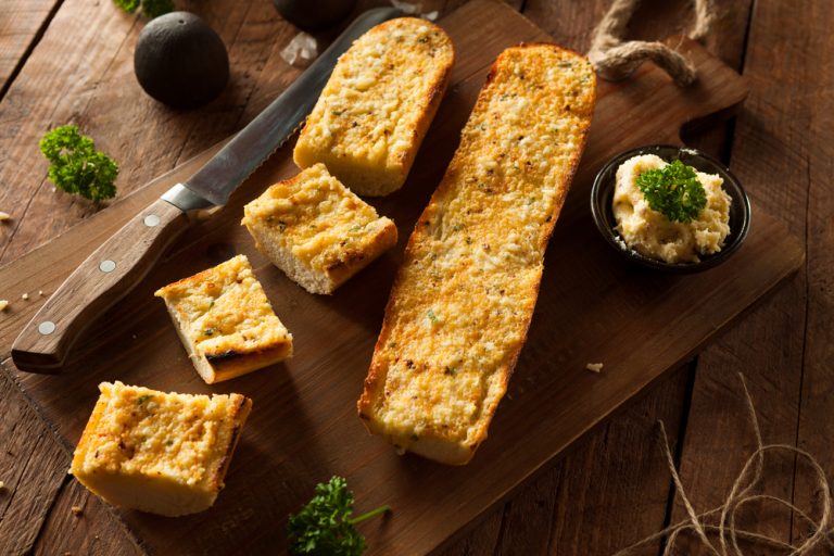 RECIPE: Gorgonzola Garlic Bread - From The Vine